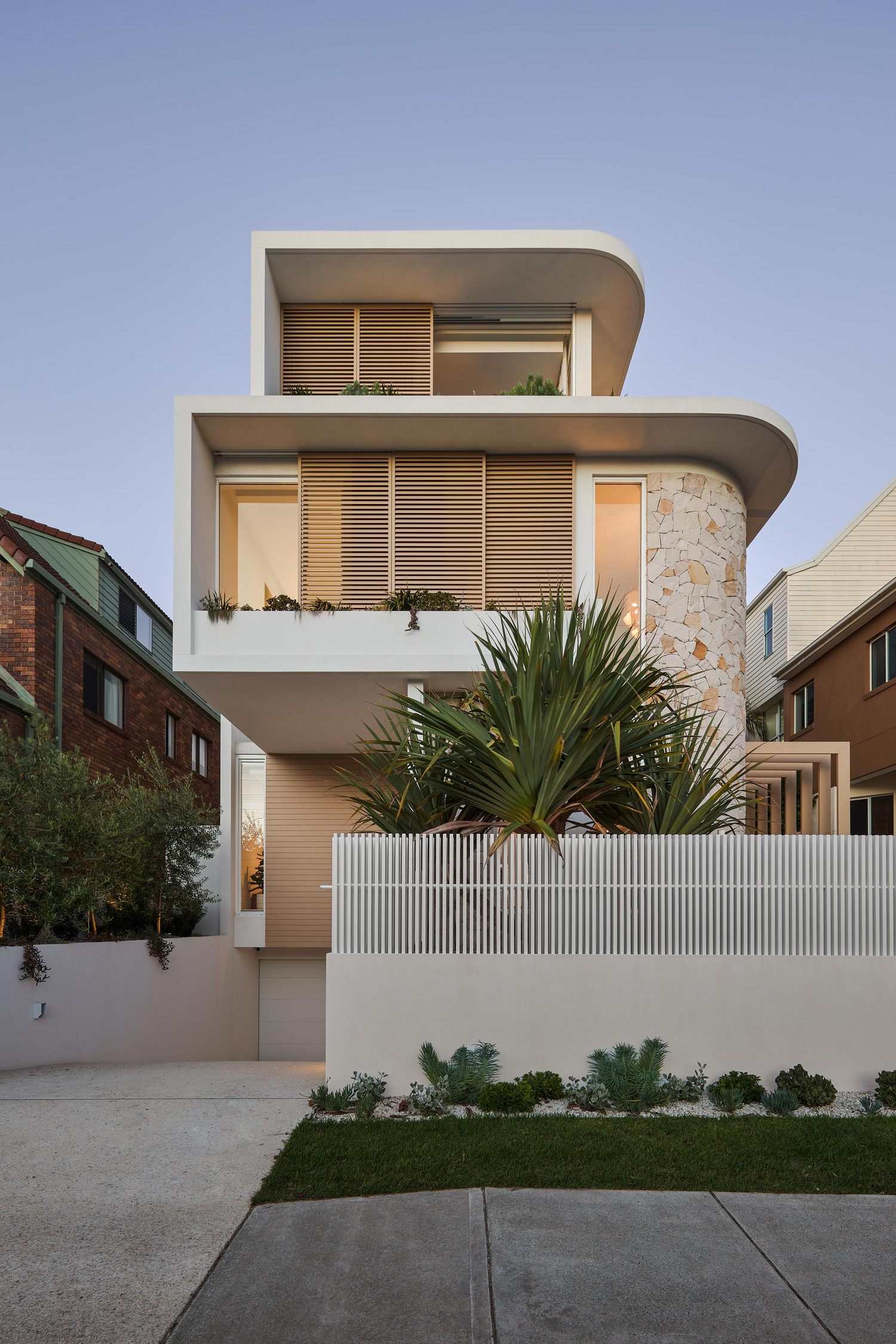 Albatross House - AXIS